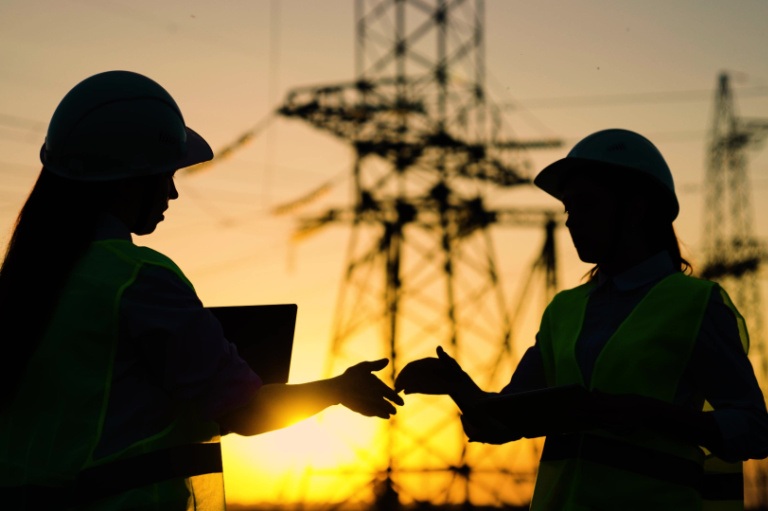 Why a Multi-Utility Company Chose eQ8 to Achieve Net Zero | eQ8